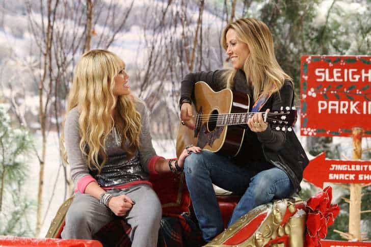 The Merriest Disney Channel Christmas Episode List Get Your Ho Ho