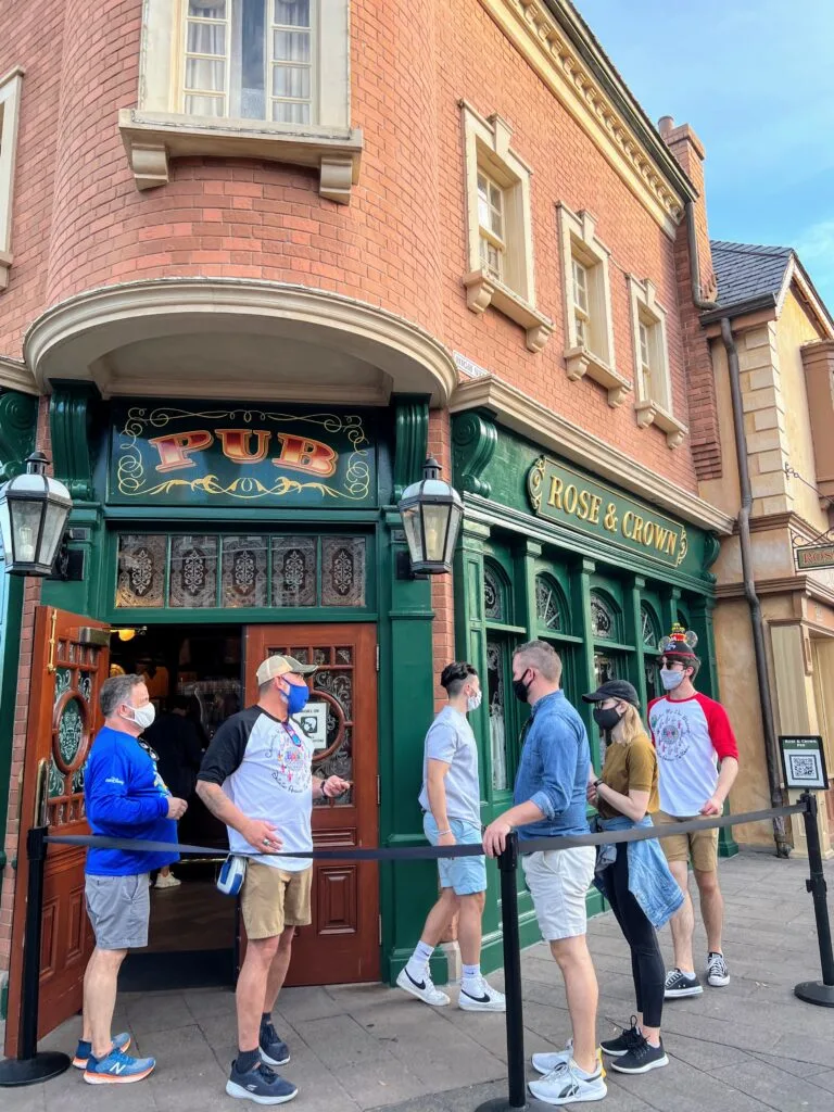 Where Can You Eat Outside At Disney World?