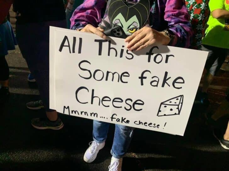 Funny runDisney Race Signs: Inspo For Your Next Spectator Gig